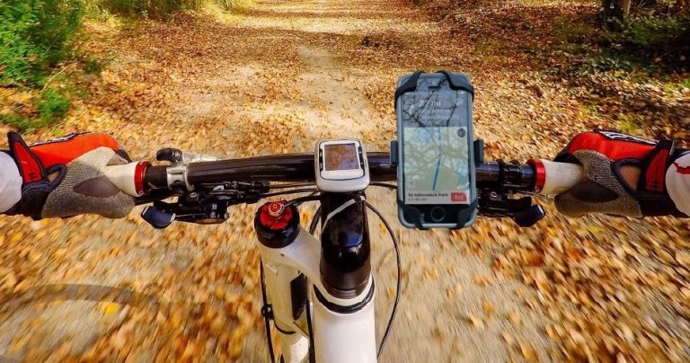 Roam Universal Premium Phone Mount For Bikes and Motorcycles - Widest